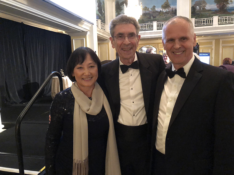 Balas presents award to Nobel Laureate – Jagwire