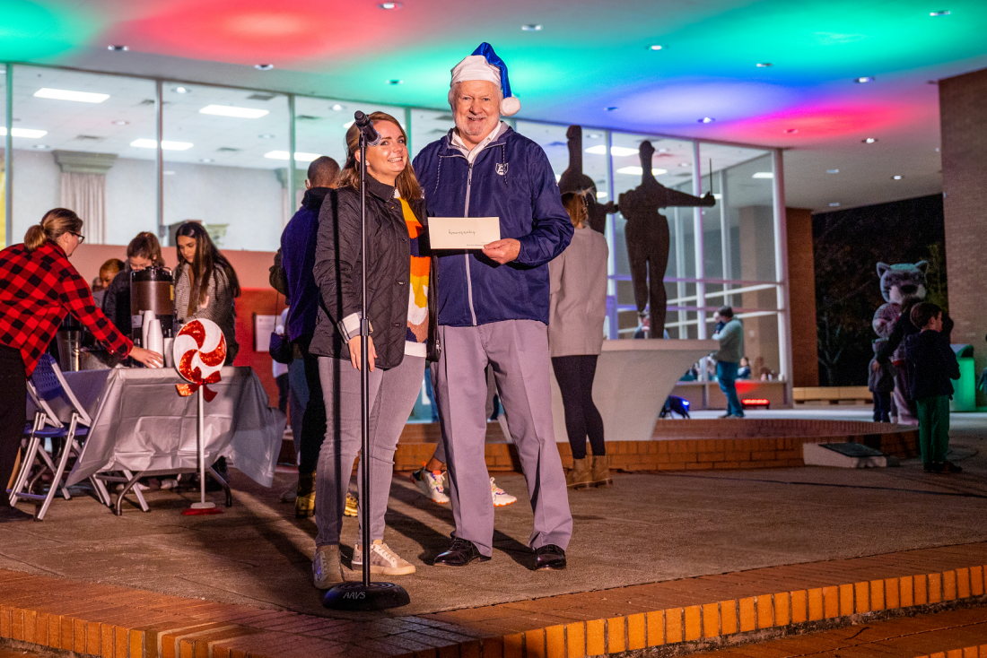 In photos: Augusta University’s 2021 Lighting of the Tree – Jagwire