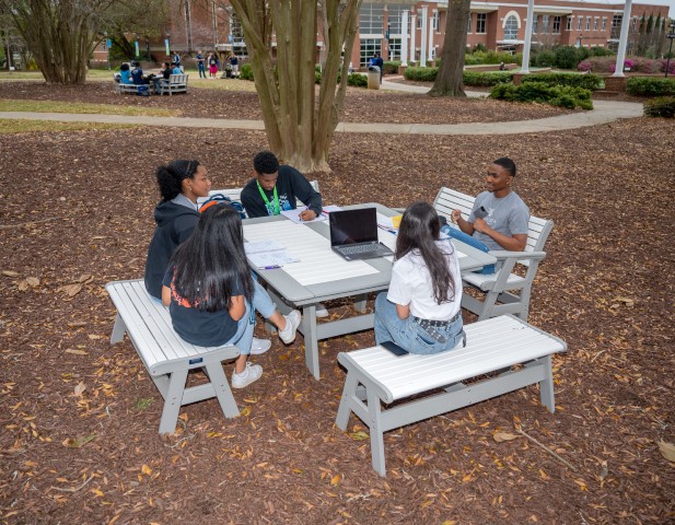 Applications open for Registrar’s Student Support Team – Jagwire