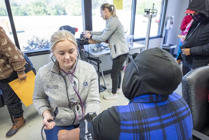 Caring beyond campus: AU hosts annual Costa Layman Women’s Clinic – Jagwire