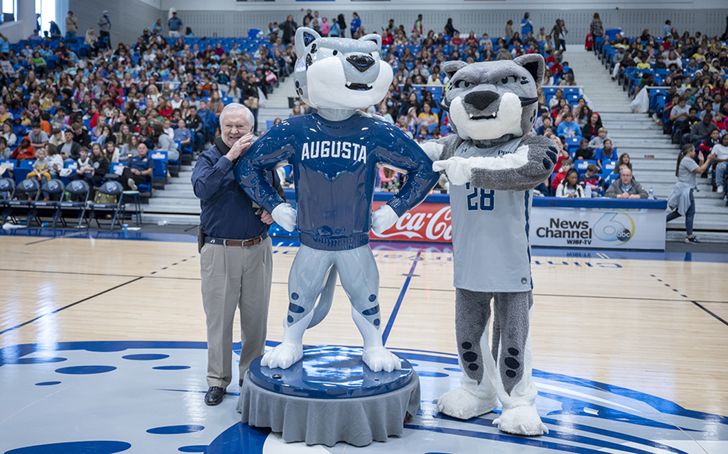 Augusta University unveils new branding initiative with Augustus statue ...